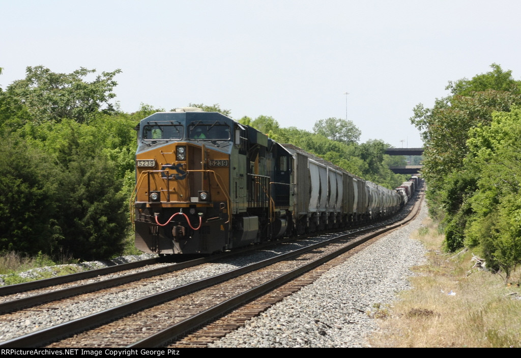 CSX train Q438